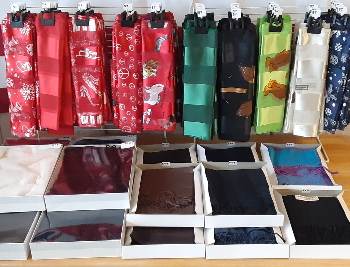 SCARVES! SCARVES! SCARVES! – FLAGS AND J